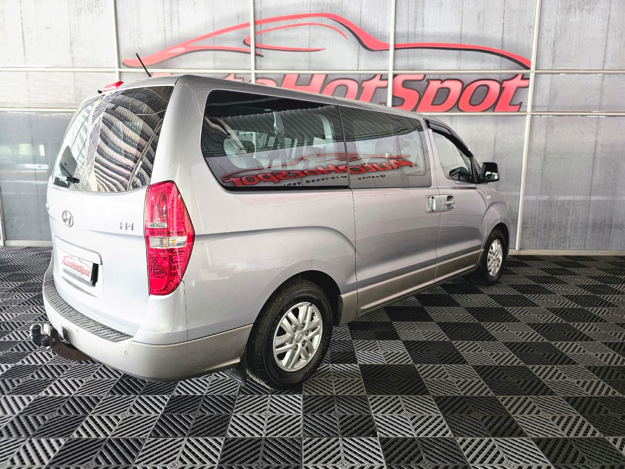 2017 Hyundai H-1 2.5 CRDI ELITE Auto 9-Seater | AutoHotSpot