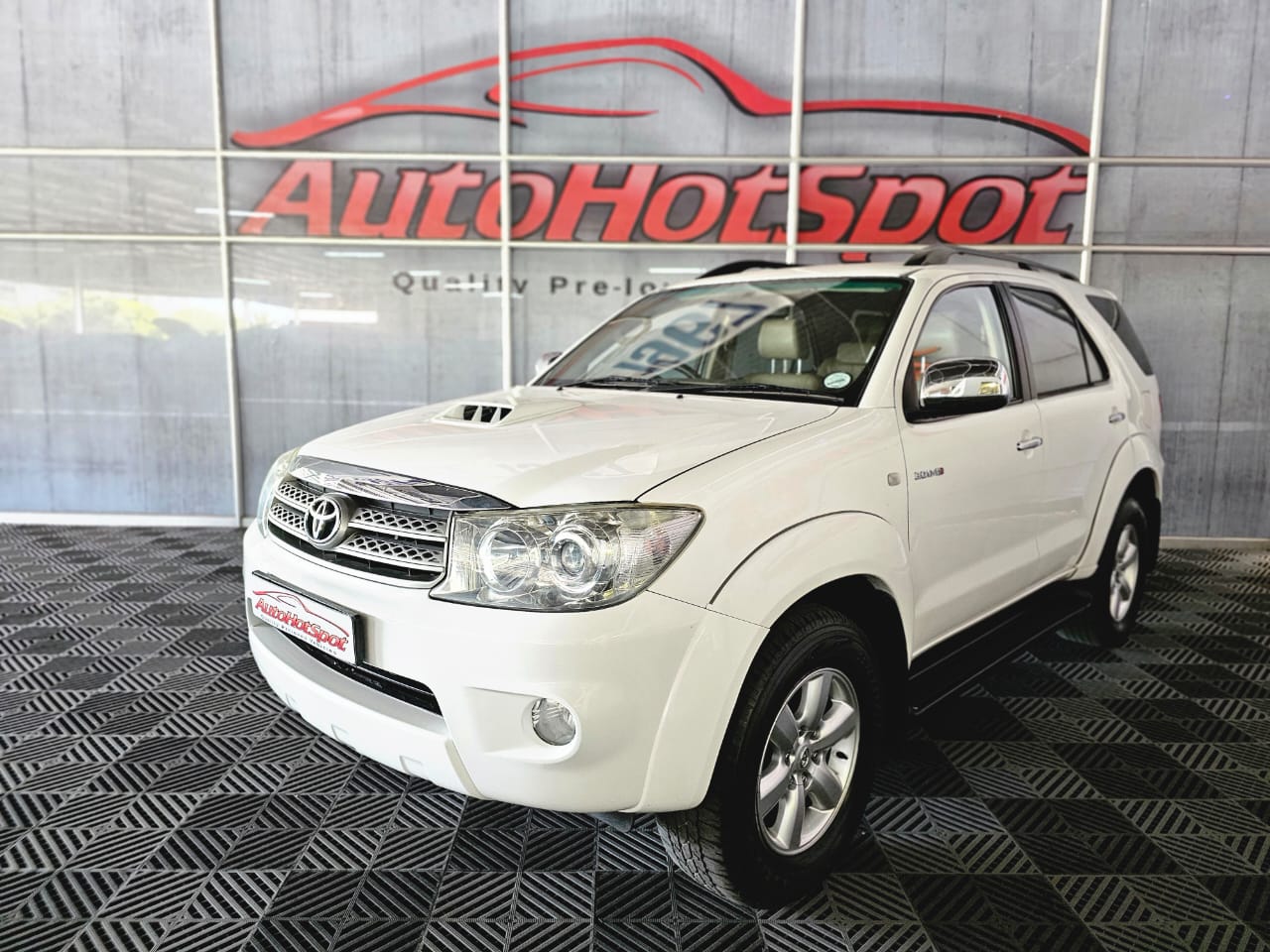 2010 Toyota Fortuner 3.0D-4D | AutoHotSpot